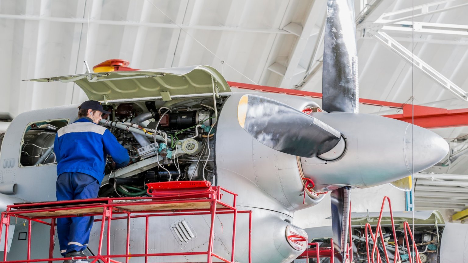 A Quick Guide To Aircraft Maintenance - BUILD Magazine