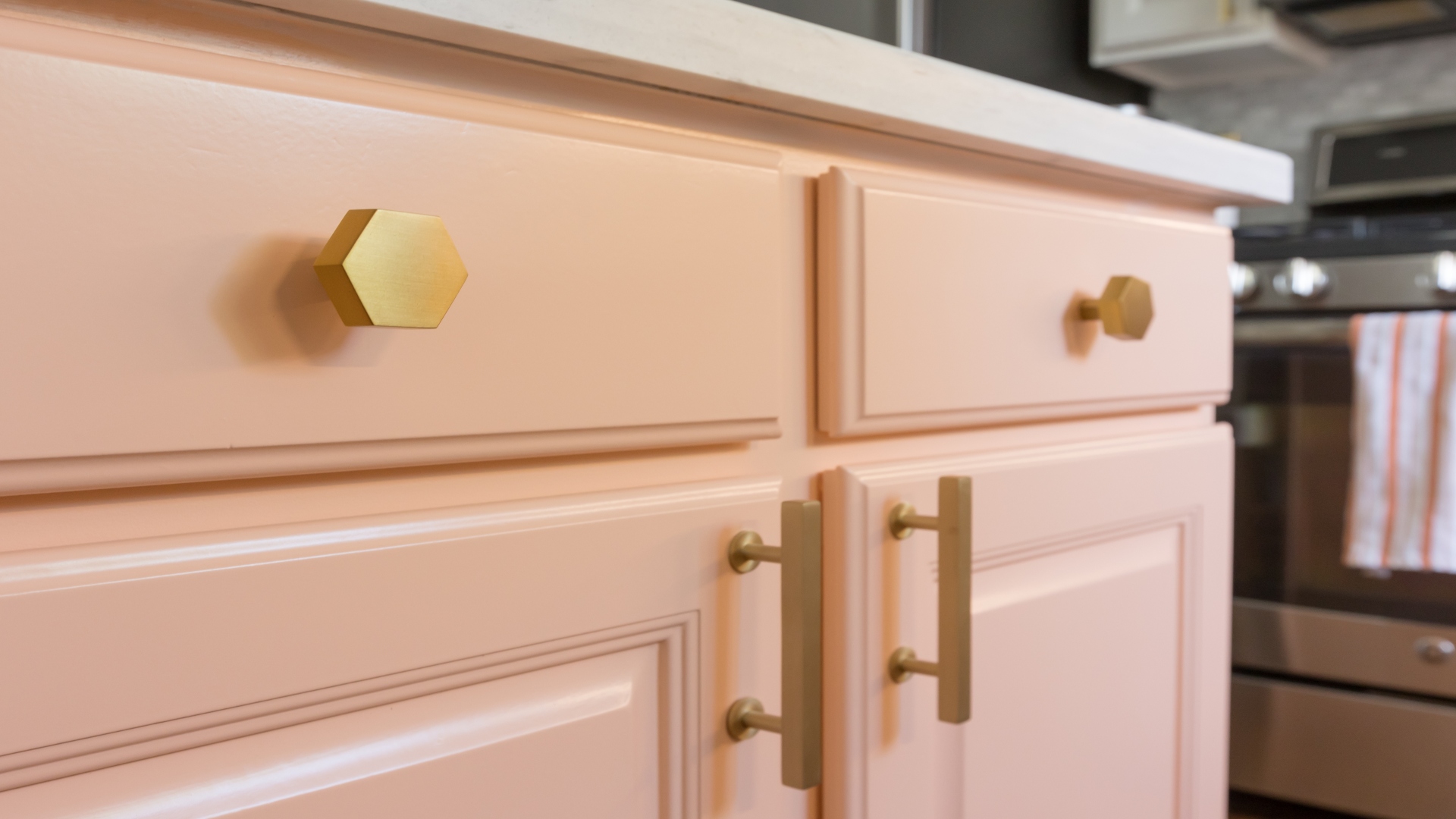 How to Mix and Match Cabinet Hardware Like a Pro - BUILD Magazine