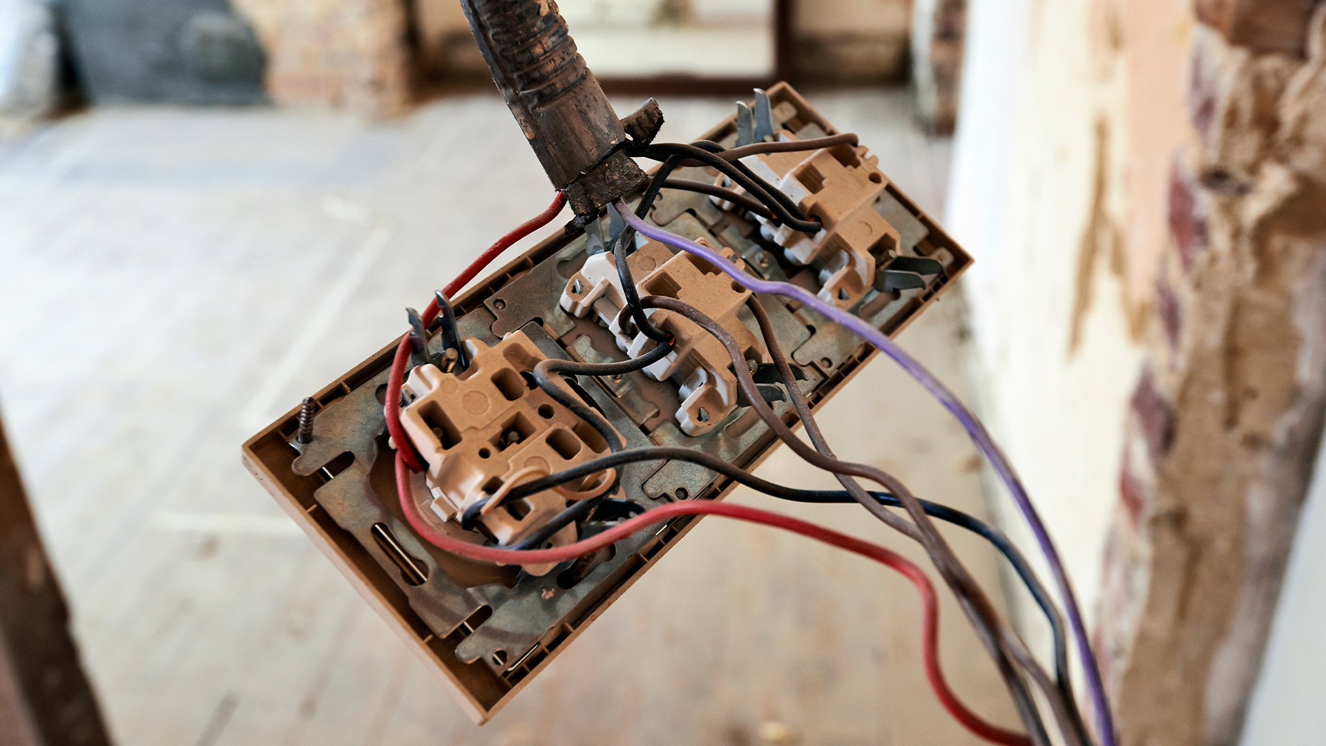 Your Jobsite Is One Electrical Failure Away From Chaos - BUILD Magazine